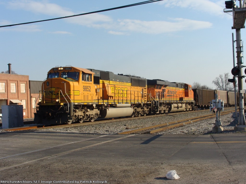 BNSF 9852